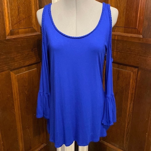 Cable & Gauge | Tops | 32 Cable Gauge Cold Shoulder Long Sleeve Bell ...